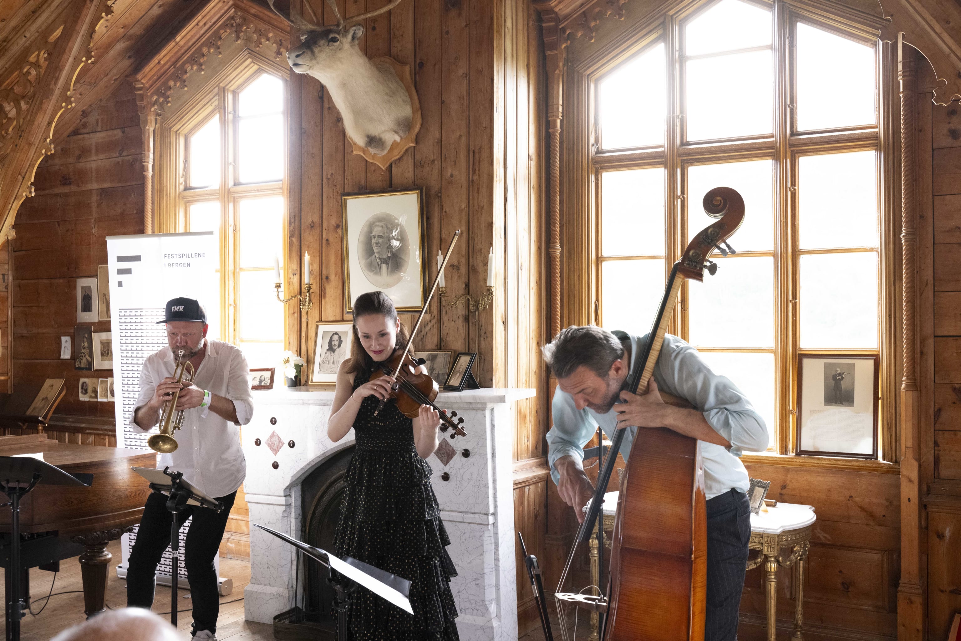 Ragnhild Hemsing m/Mathias Eick og Mats Eilertsen